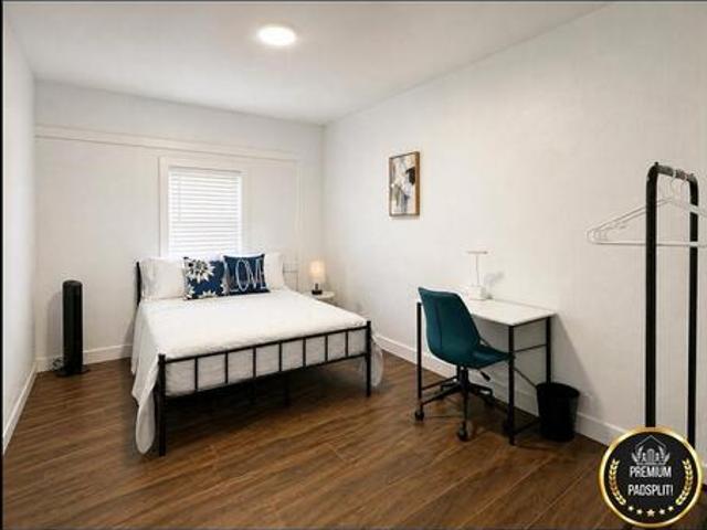 Modern Home Lovely Area Fast WiFi Comfy beds Workspaces ‍