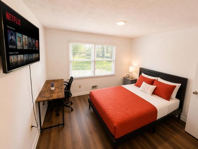 Modern, Homey & MoveIn Ready Spacious Rooms ️ B