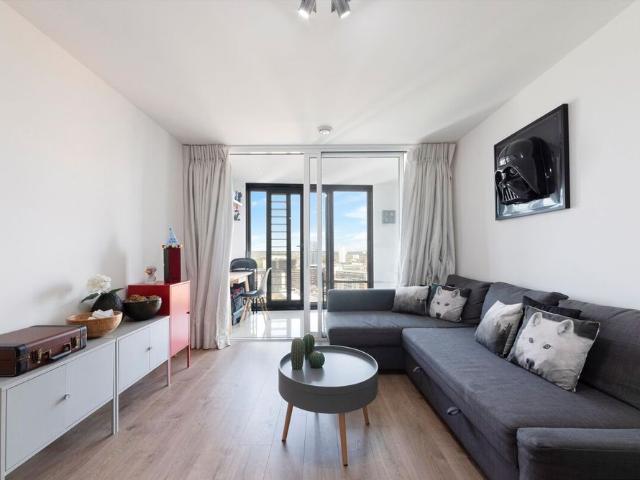 Modern one bedroom apartment available to rent in Unex Tower, Stratford E15