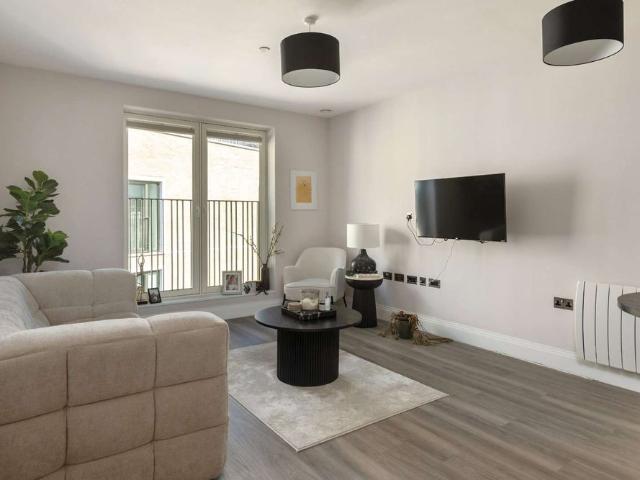 Modern one bedroom apartment in a unique landmark development at the edge of the Pantiles