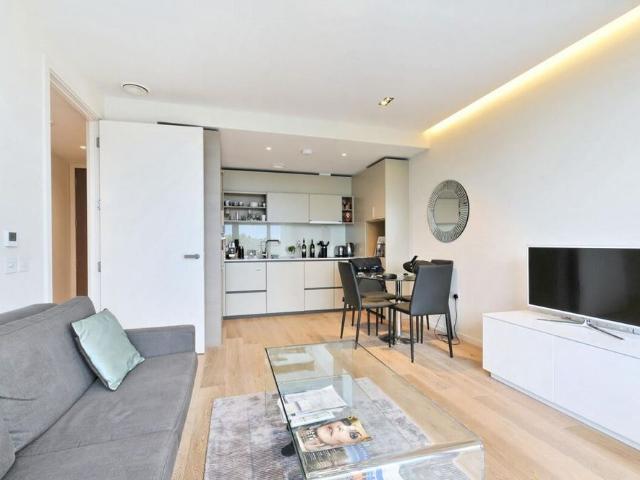 Modern one bedroom apartment in the heart of King’s Cross, moments from Granary Square and Coal Drops Yard