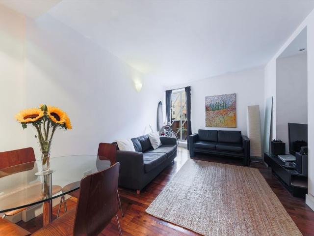 Modern one bedroom apartment to rent in Shad Thames, SE1