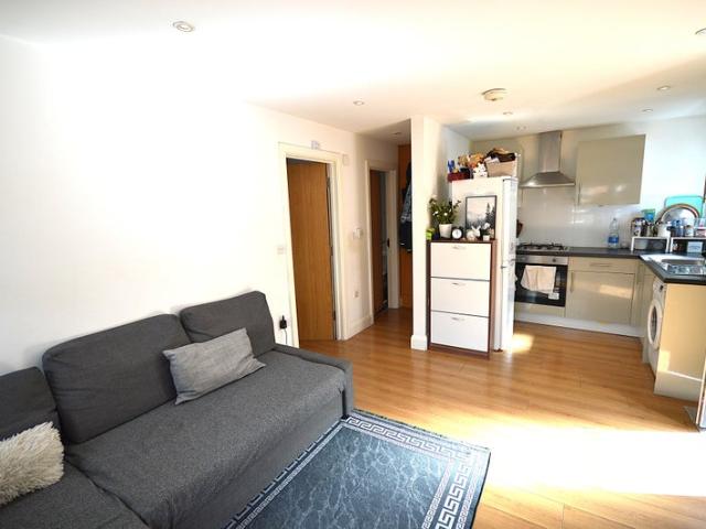 Modern One Bedroom Bungalow with Private Garden