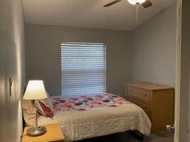 Modern Orlando Pad with Workspace & WiFi Steps from UCF, Waterford Lakes, MCO & Easy Access to 408/417