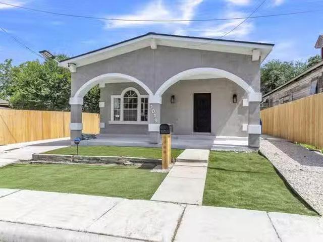 Modern Oversized Rooms Near Downtown Private Parking! id. 8.