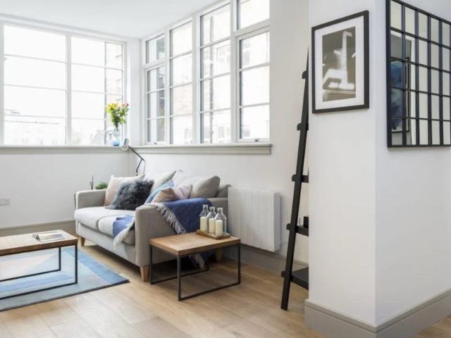 Modern Loft SUPER BIG Studio / Whitechapel