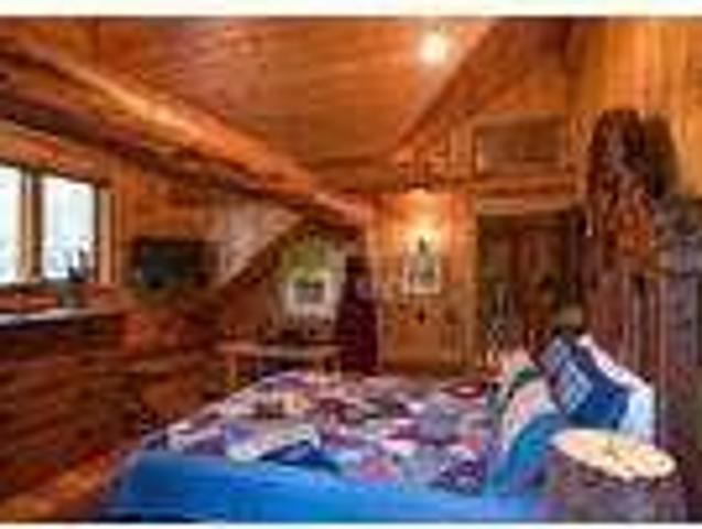 Modern Lopez Island 1 bedroom rustic cabin