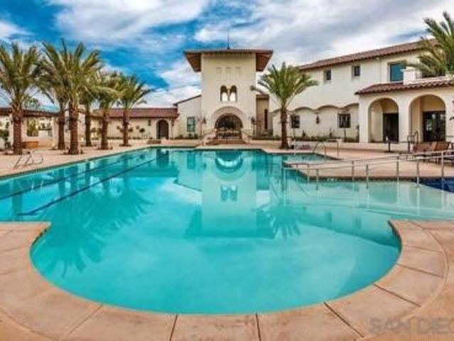 Modern & Large Private Bedroom Otay Ranch