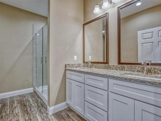 Modern Living Minutes from Downtown Fort Worth | P