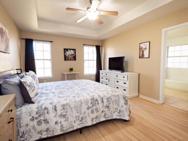 Modern Living near Seton Medical Center! Walk to