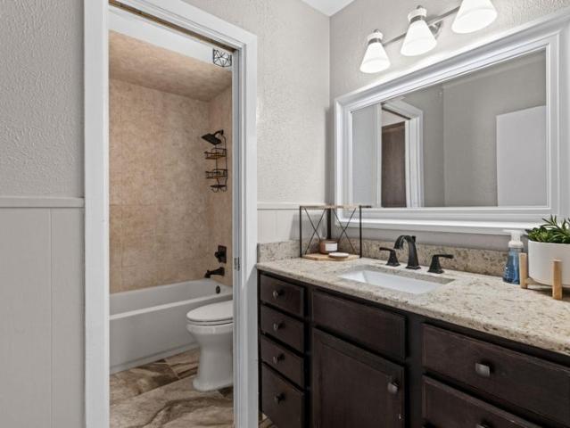 Modern Living with lots of amenities!