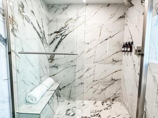 Modern Lux Villa Co Living | Designer Furnishings + Gated & Secure Walk to Art, Food & Fun! Experienced Host Wifi and Utilities DWNTWN GEM