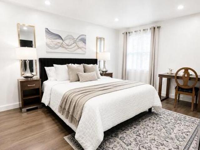 Modern Luxury Suite Near 5 Hospitals & Beaches