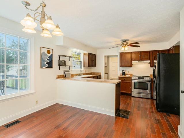 Modern Nashville Living: Fully Furnished Smart Ro