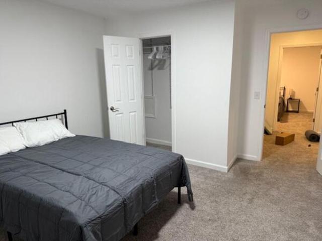 Modern Nashville Smart Home: Private Entrances | All Utilities Included | High Speed Wi Fi | Near Transit & Shops