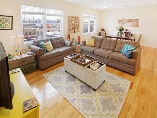 Modern Newer Boutique Luxury Rental. 7008 Madison St Unit 304