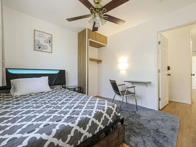 Modern & newly renovated Mesa House with office desk close to Skyline Park and freeway