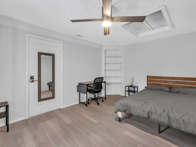 Modern & newly renovated DOWNTOWN Orlando Home!