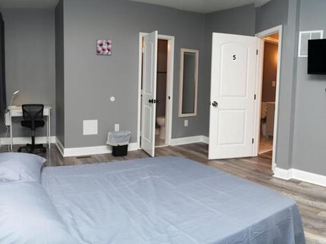 Modern, Newly Renovated Rooms Near Morgan State & Johns Hopkins
