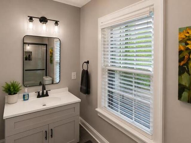 Modern, newly renovated Sylvan Hills home convenient & near city center with ample parking
