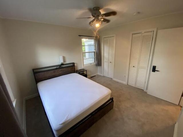 Modern & Newly Renovated Spacious Raytown House