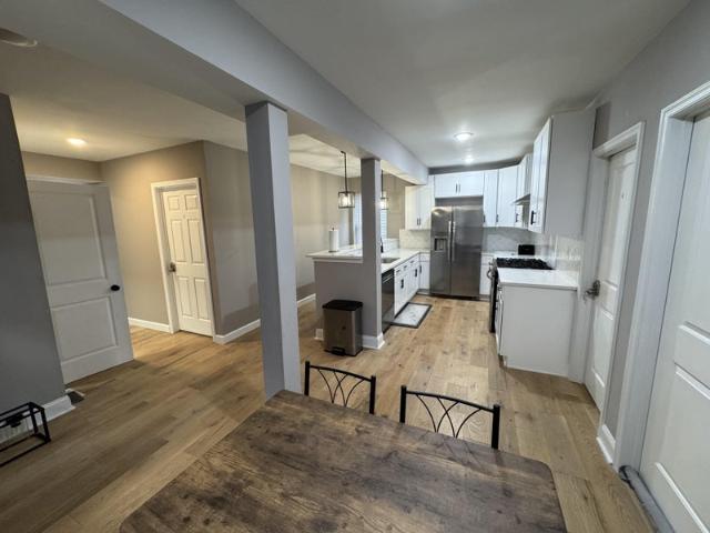 Modern & newlyrenovated Baltimore House with ample