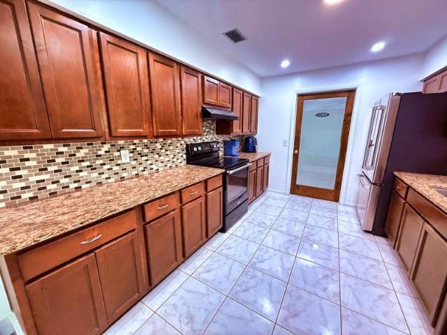 Modern & newlyrenovated Jacksonville House with Di