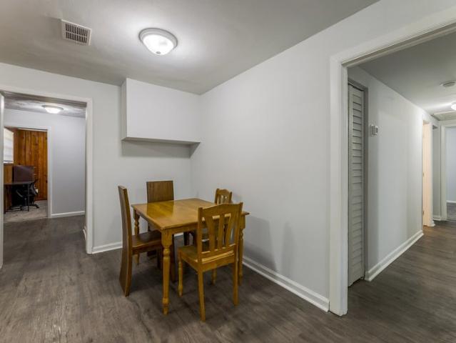 Modern & newlyrenovated Jacksonville House with Di