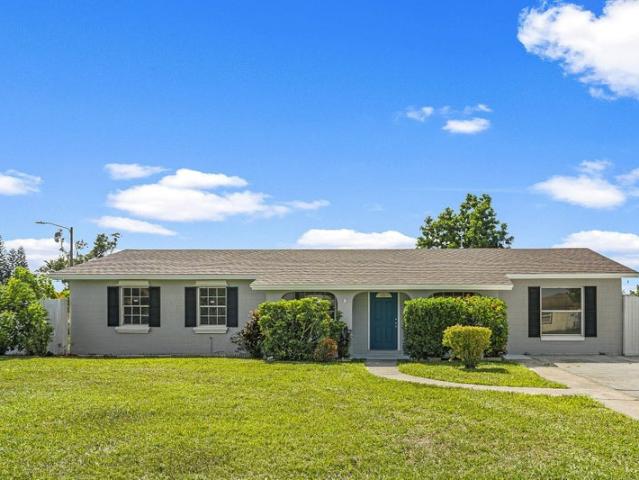 Modern & newlyrenovated Orlando House with Backyar