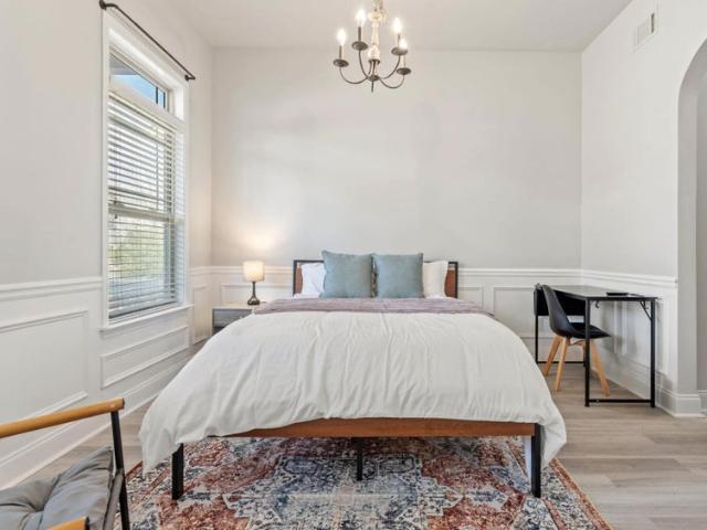 Modern & newlyrenovated McDonough House with Works