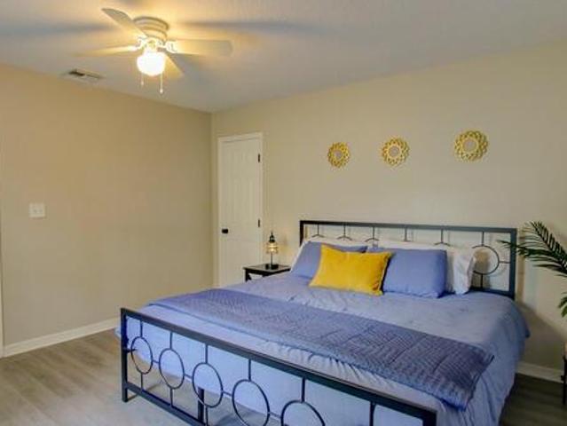 Modern Sarasota Living – Renovated Newton Home, Minutes from Downtown