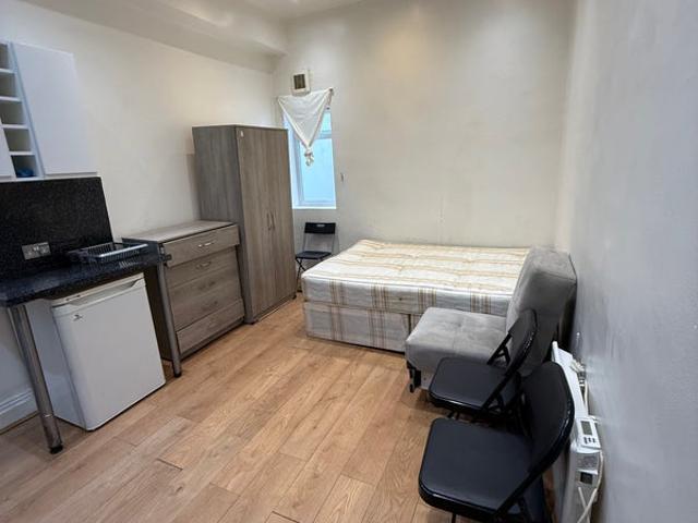 Modern Self Contained Studio Flat – Turnpike Lane