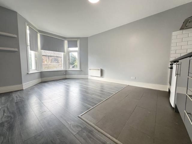 Modern Self Contained Studio Room in SE4