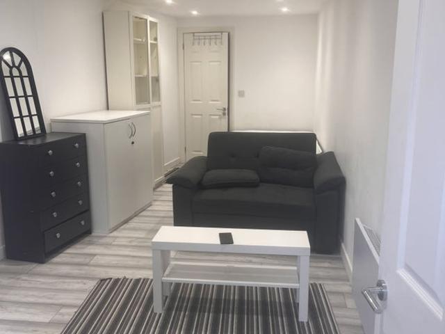 Modern Self Contained Studio to Rent