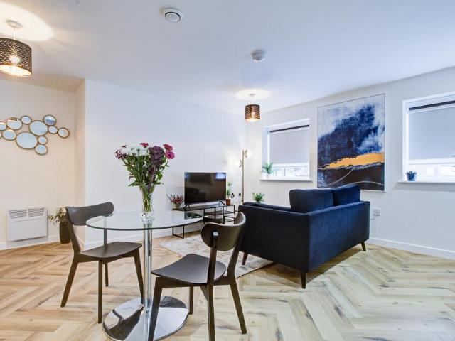Modern Serviced One Bedroom. 1 bed apartment to rent £1,800 pcm £415 pw
