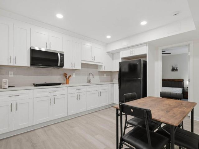 Modern & Spacious Home: Fully Furnished, Comfy Sh