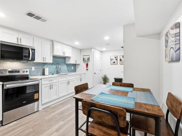 Modern & Spacious Home: Fully Furnished, Comfy Sh