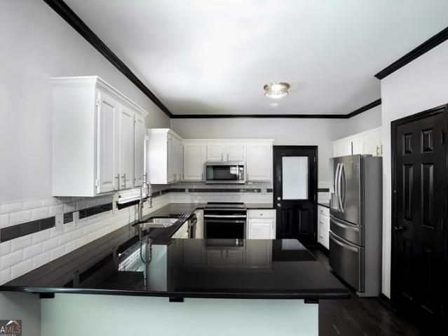 Modern & Spacious remodeled Atlanta house. LARGE R