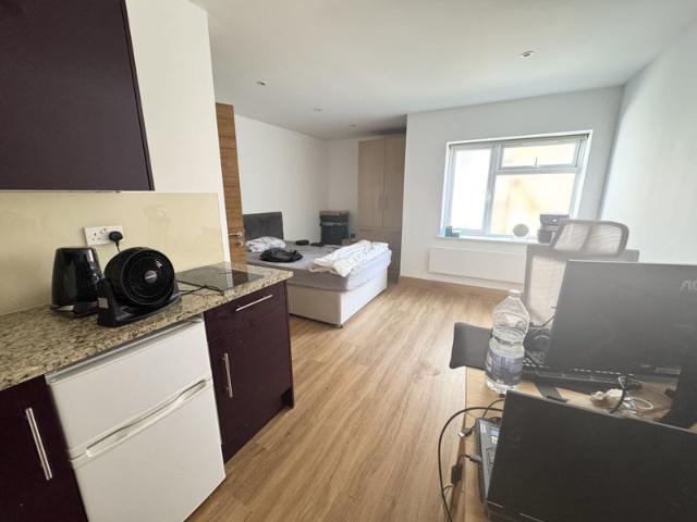Modern Studio NW4