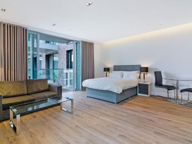 Modern studio apartment to rent in Cashmere House, Goodman's Fields E1