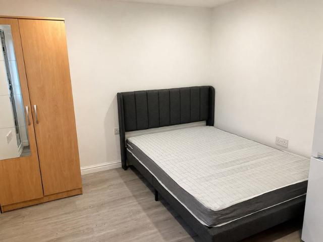 Modern Studio Apartments – Bills Included, NW10