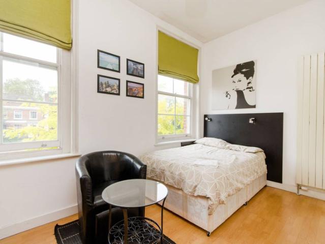 Modern studio Finchley Road, near ESCP