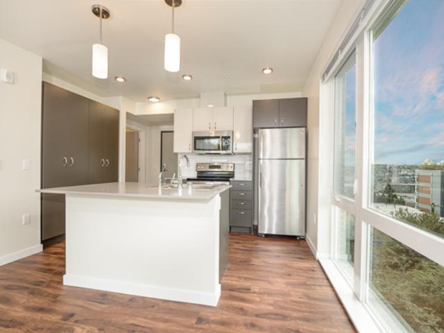 Modern Studio with Floor to Ceiling Windows in the Heart of Seattle Tour now!