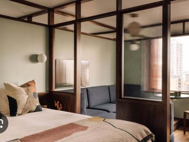 Modern Studio with river views Canary Wharf