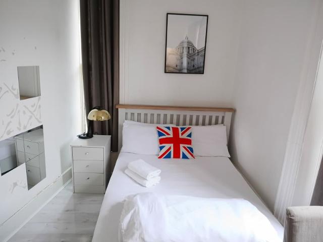 Modern Studio | Zone 2 | Bills Included