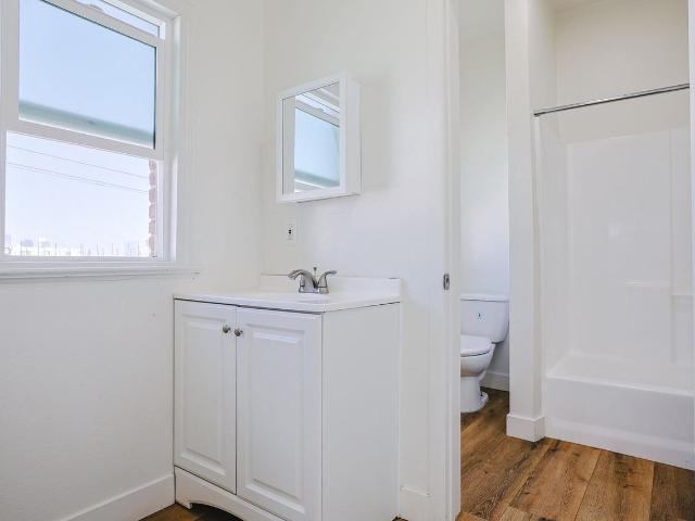 Modern & Stylish 2 Bedroom Apartment for Rent at 750 S Mariposa Ave, Los Angeles, CA 90005 Wilshire Center Koreatown