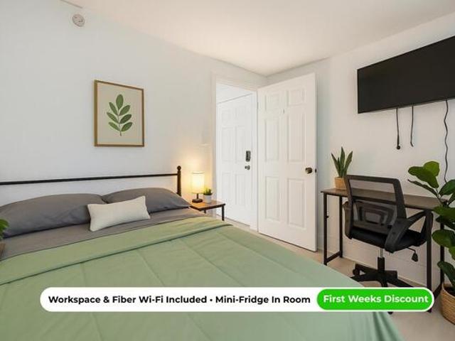 Modern St. Pete Co Living near SunRunner Rapid Transit & Downtown Pier