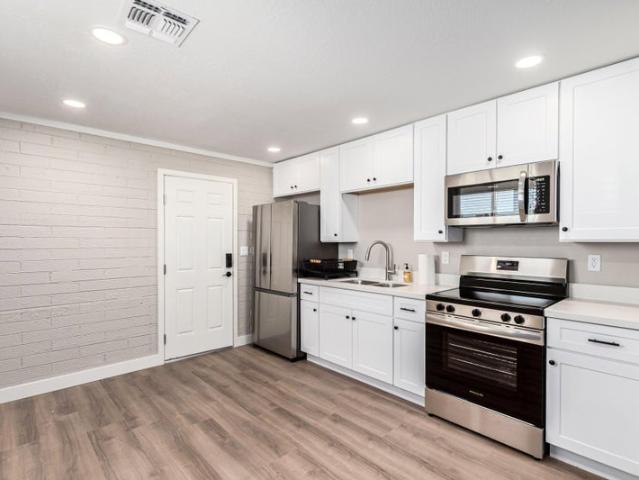 Modern Phoenix CoLiving | Furnished Rooms + Utili