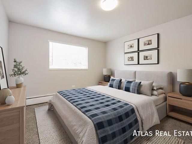 Modern, Private 2 bedroom Upper Level Unit Apartment! Shared Yard and In Unit Washer and Dryer!