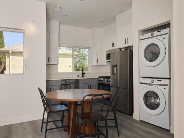 Modern Private Bed and Bath in the heart of LA